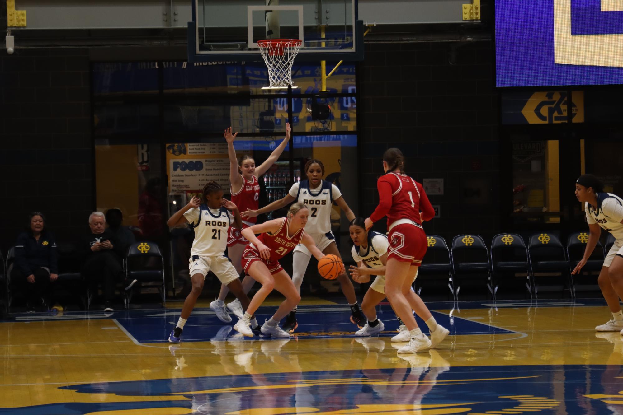 Womens basketball took revenge against the St.Thomas Tommies on the ...